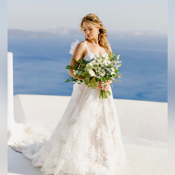 Madi Lane | Dresses | Maxi Lane Avery Wedding Gown | Poshmark